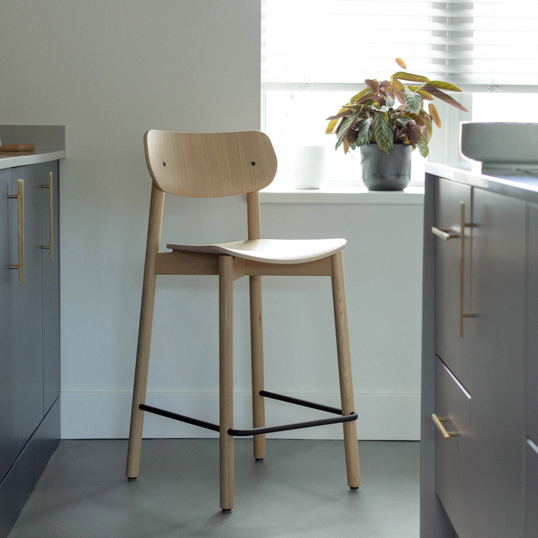 Otis Solid Oak Bar Stool - Black Leather – Lime Lace