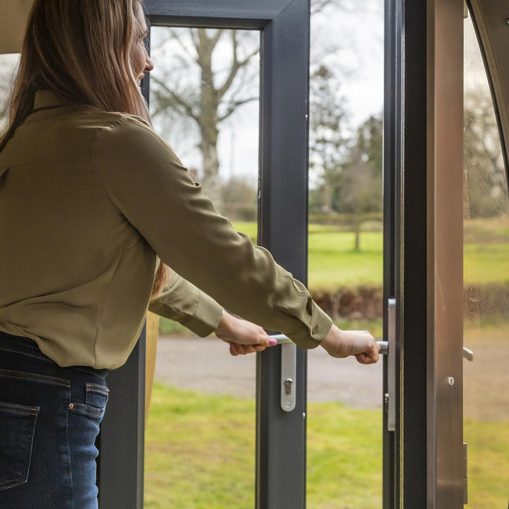 The Grand Deluxe Chic Garden Pod – Lime Lace